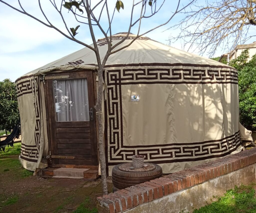 Dove dormire in una yurta in Italia: tutte le location da non perdere ...